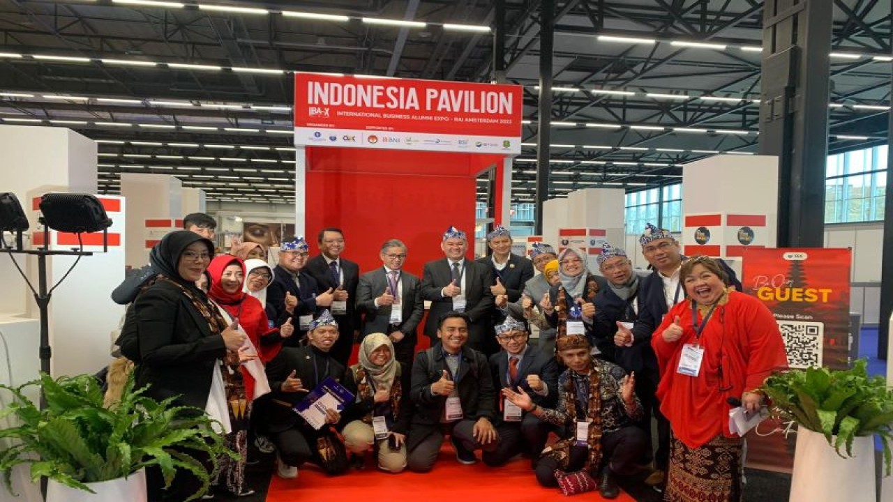 Kedutaan Besar Republik Indonesia Den Haag memamerkan produk pertanian ...