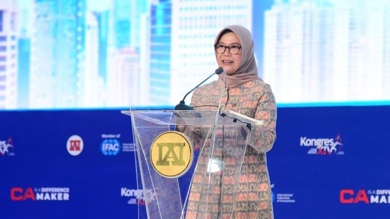 Kepala Badan Pemeriksa Keuangan (BPK) Isma Yatun dalam Seminar Internasional IAI, Selasa (13/12 ...