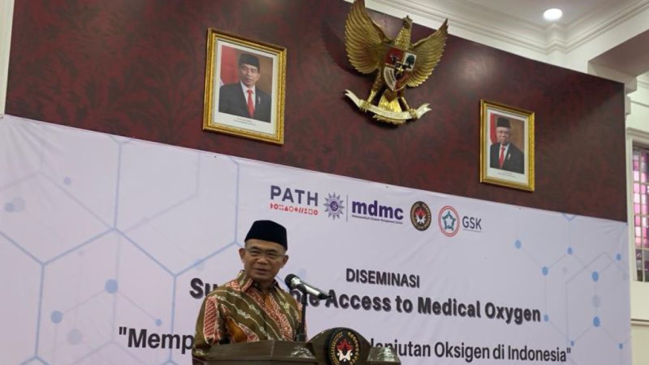 Menteri Koordinator Bidang Pembangunan Manusia dan Kebudayaan (Menko PMK) Muhadjir Effendy ...