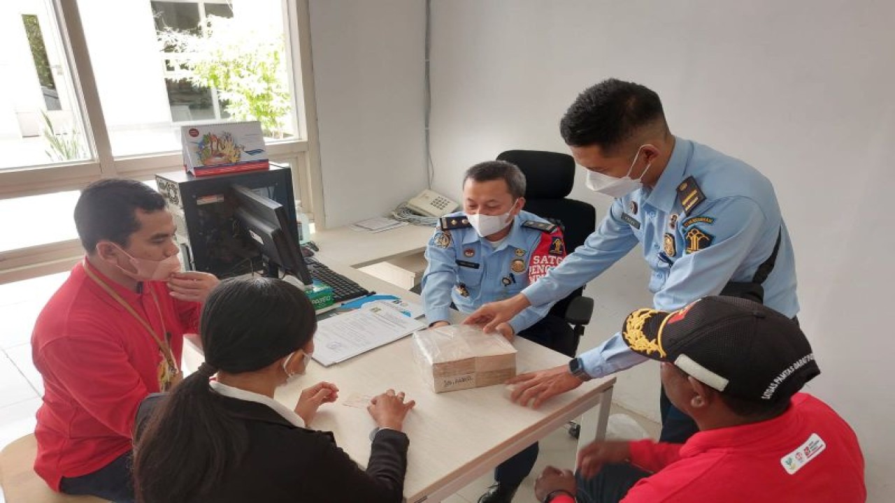 Pelintas Batas RI-Timor Leste Meningkat Capai 200-an Orang Per Hari