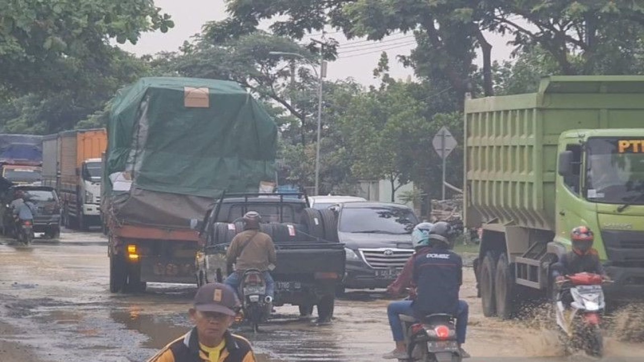 Suasana Di Pantura Line Di Kampung Ketitang Wetan Kecamatan Batangan