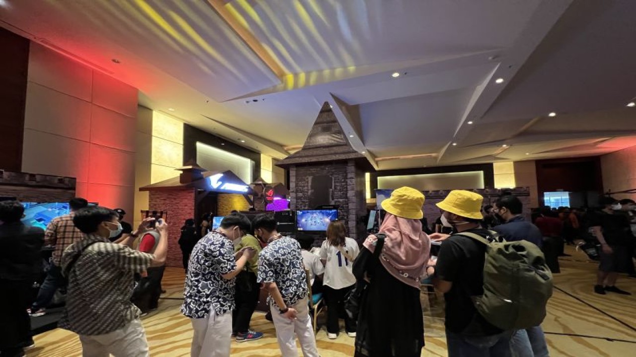 Siswa SMK Raden Umar Said (RUS) Kudus mengikuti gelaran The Lazy Games ...