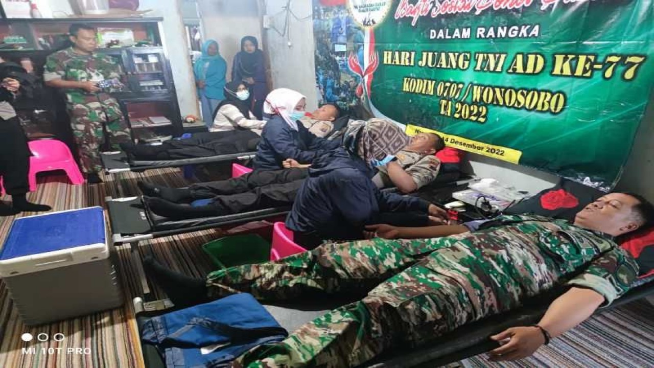 Kodim Wonosobo menggelar donor darah dalam Peringatan Hari Juang TNI Angkatan Darat. ANTARA/HO ...