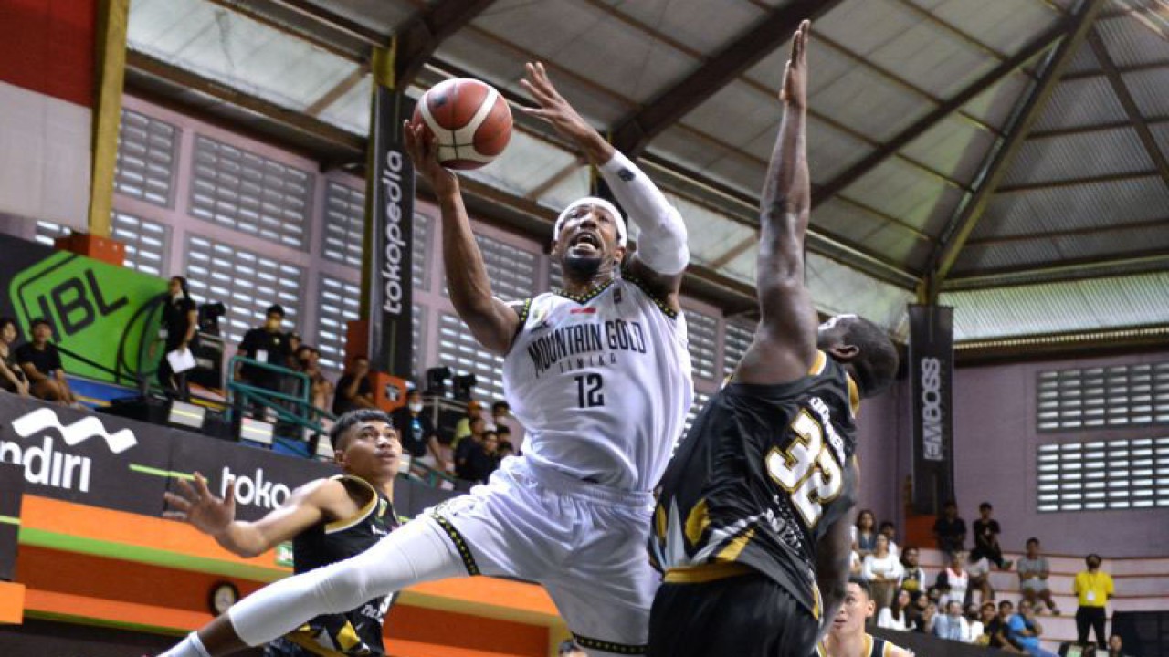 Dewa United Awali IBL 2023 Kalahkan Mountain Gold 76-64