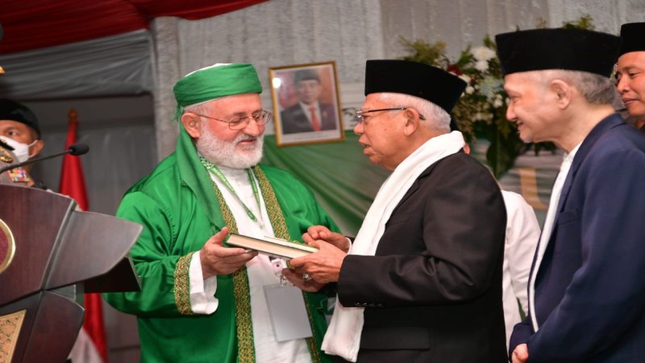Wakil Presiden RI Ma’ruf Amin saat menghadiri Haul ke-51 Al Maghfurlah ... Wakil Presiden RI Ma’ruf Amin saat menghadiri Haul ke-51 Al Maghfurlah ...