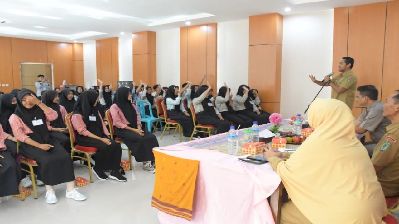 Wakil Bupati Lombok Utara Danny Karter Febrianto Ridawan, membuka ...