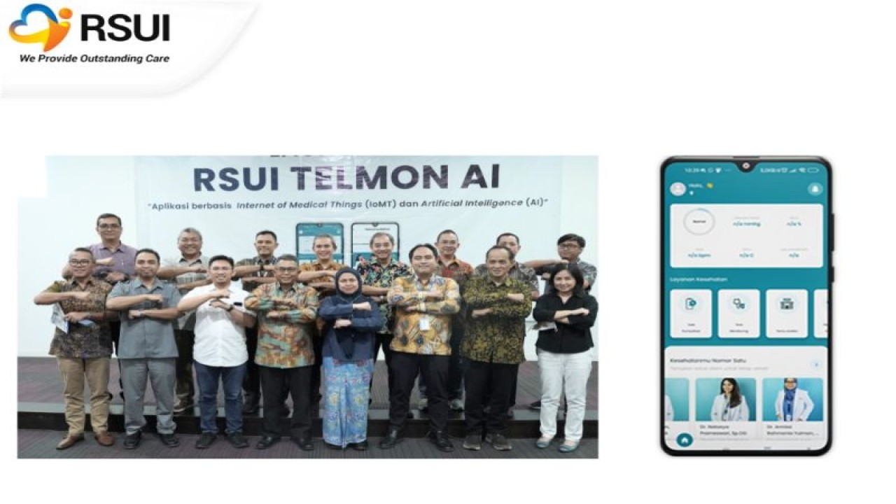 Pejabat rumah sakit berfoto bersama pada acara peluncuran platform layanan telemedicine RSUI ...