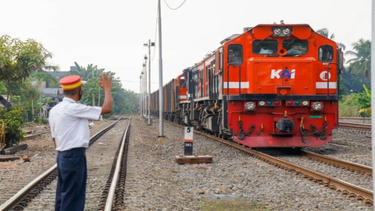 Ilustrasi - kereta api angkutan batu bara. (ANTARA/HO-PT KAI)