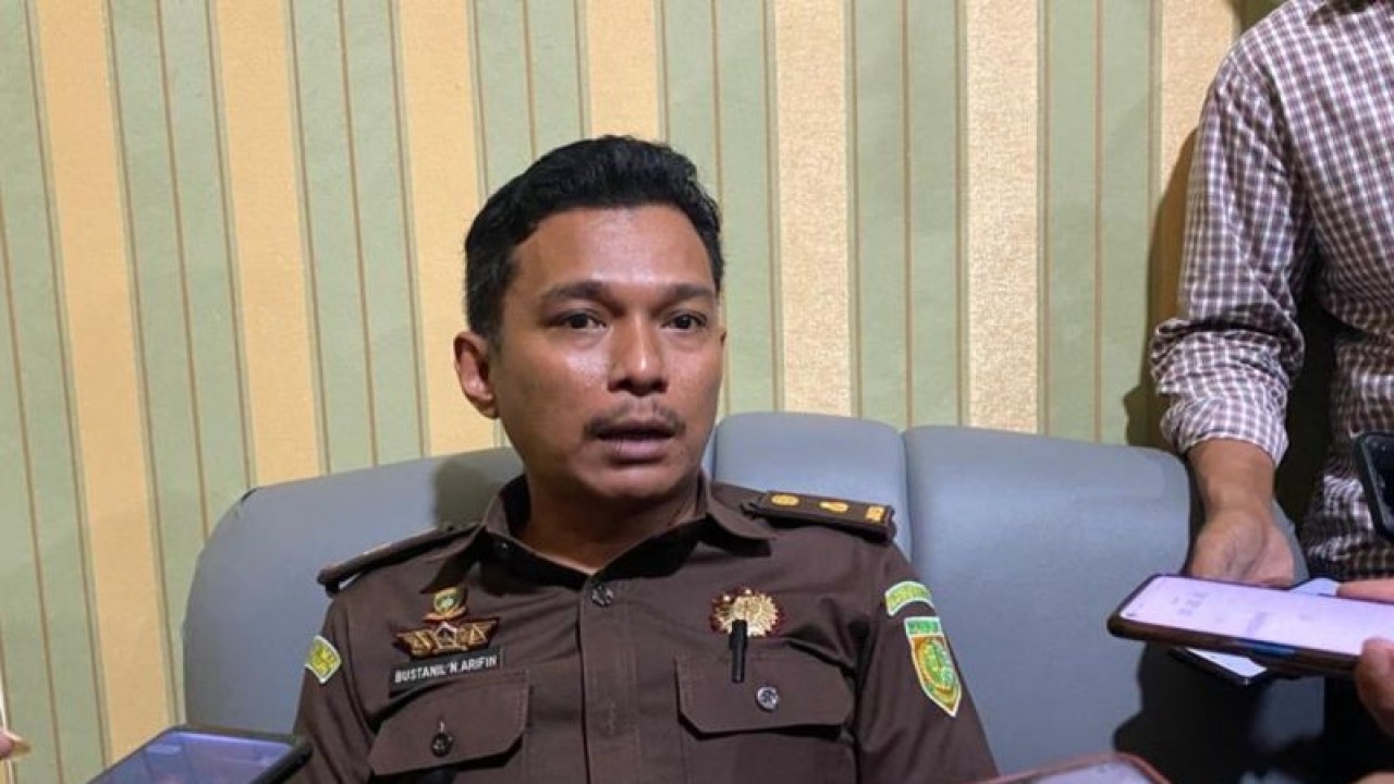 Kasi Intel Kejari Kendari Bustanil N Arifin. (Antara/La Ode Muh Deden Saputra)