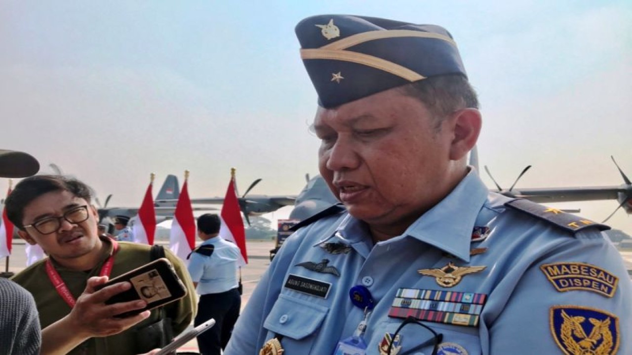 Kepala Dinas Penerangan TNI Angkatan Udara Marsekal Pertama TNI R ...
