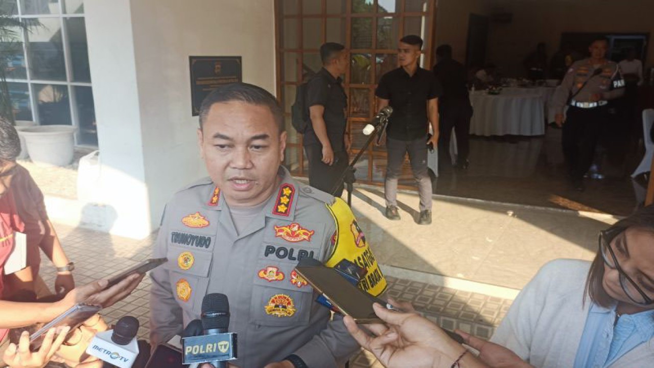 Kabid Humas Polda Metro Jaya Kombes Pol Trunoyudo Wisnu Andiko saat konferensi pers di Jakarta ...