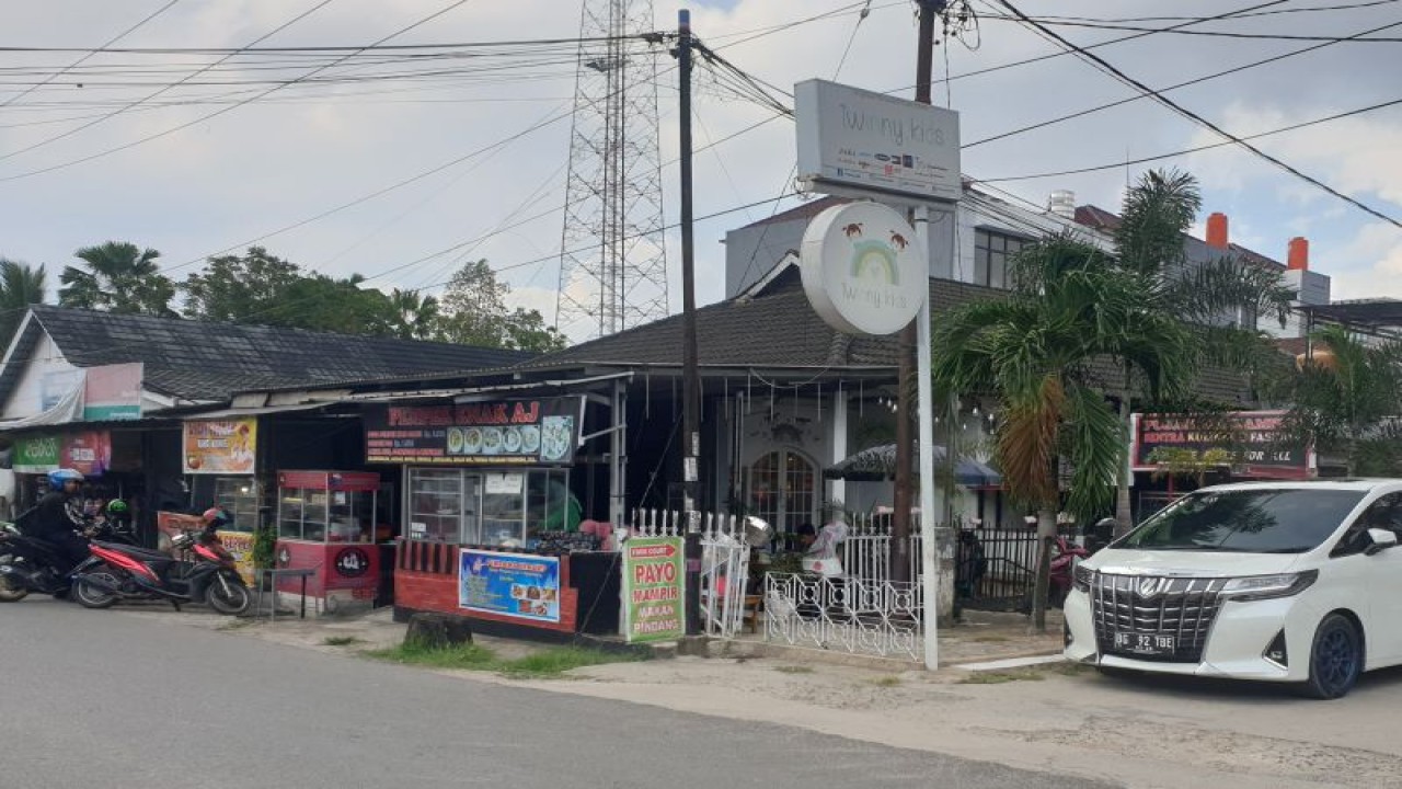 Sentra UMKM di kawasan Kampus POM IX Palembang (ANTARA/Yudi Abdullah/23)