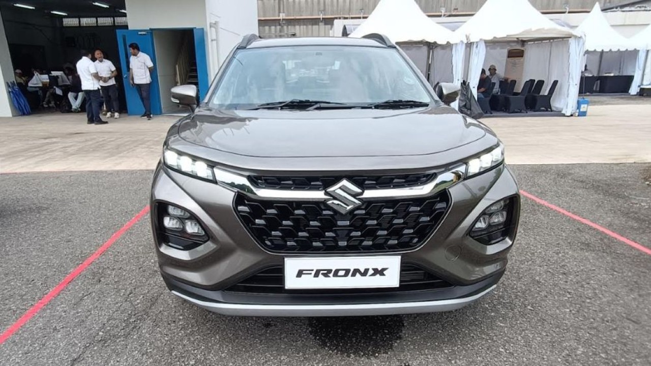 Suzuki Fronx Tawarkan Interior Tangguh dan Elegan, Dirancang Khusus ...