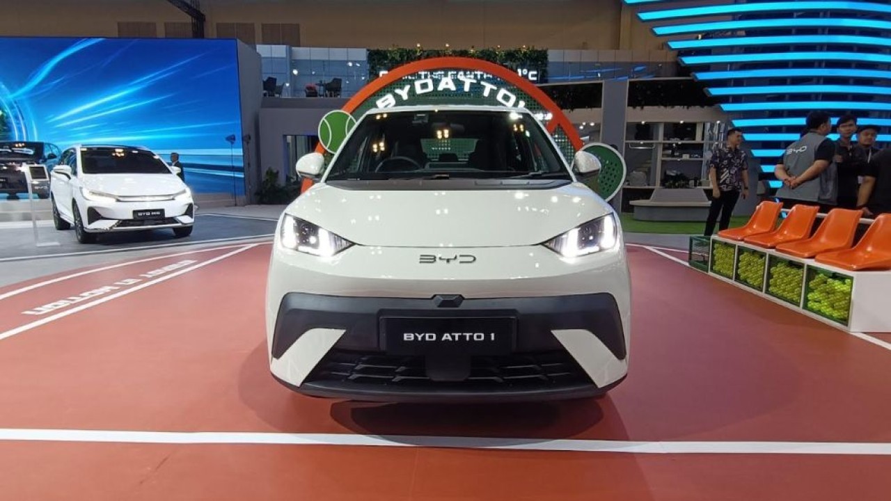 Penjualan Mobil Listrik Global 2025, BYD Salip Tesla dengan Selisih ...